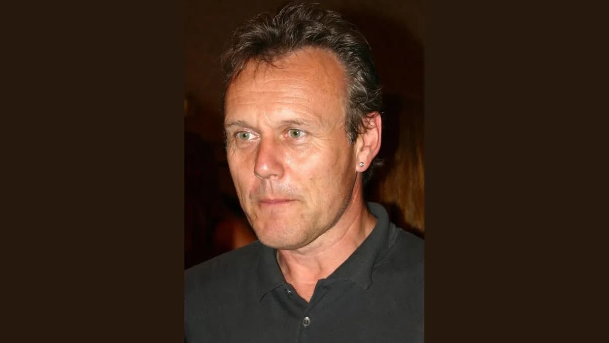 Anthony Stewart Head's Quiet Kindness to a Trans Fan | Guides | Male Q